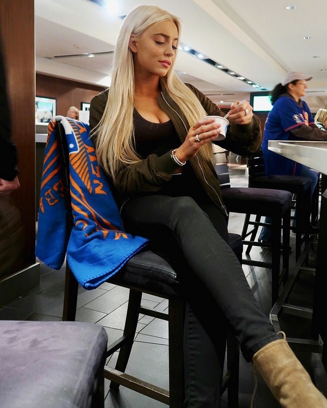 Picture of Alexandra Cooper