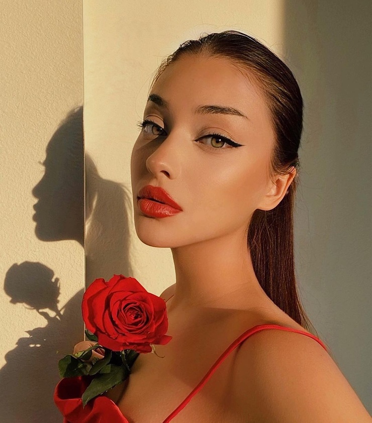 Image of Isabel Rose