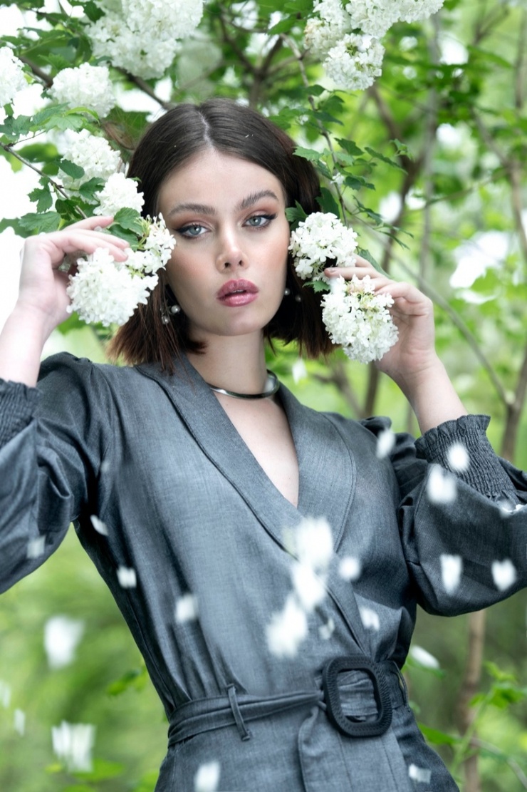 Picture of Lara Wolf Model