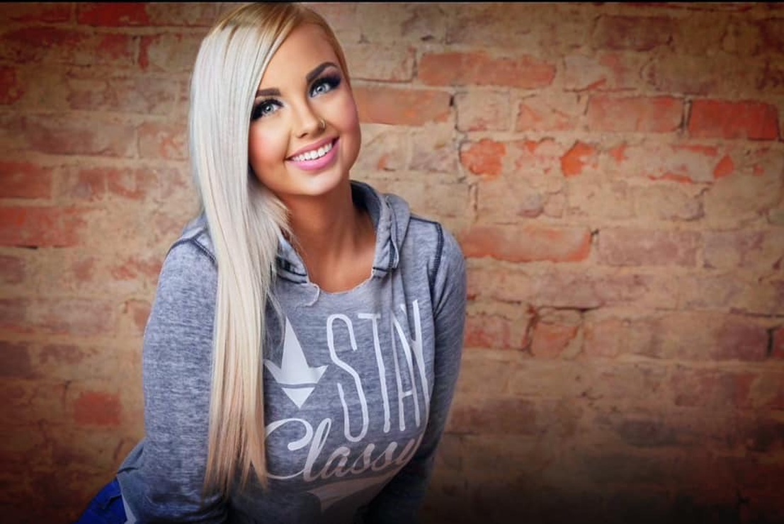 Mira James picture