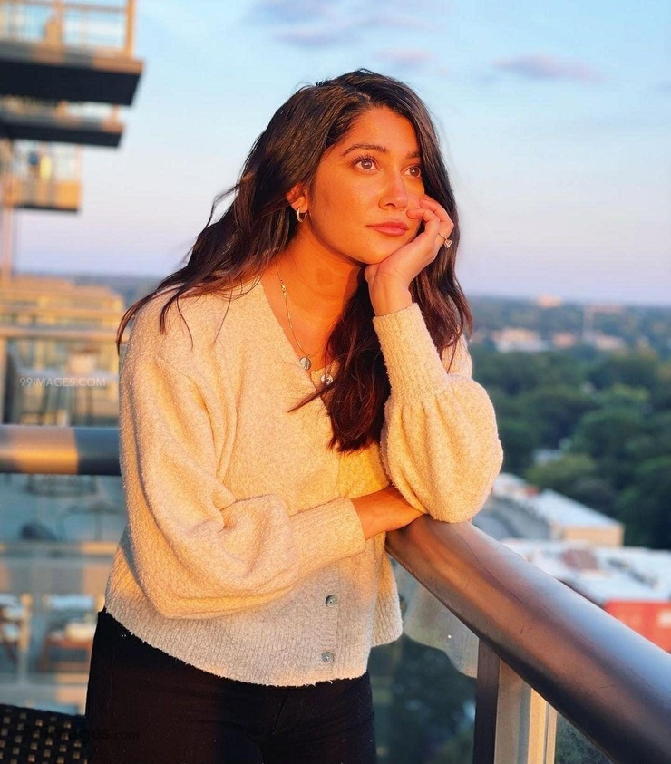 Picture of Anuja Joshi