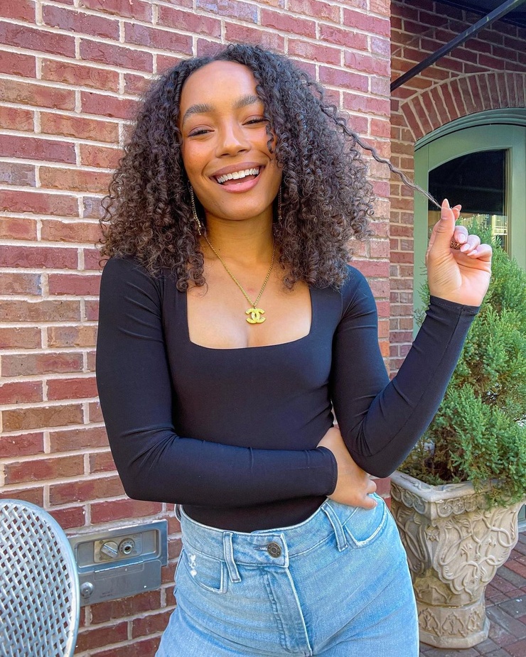 Picture of Mariah Clayton