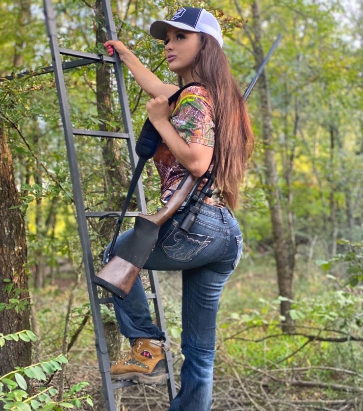 Chloe Turner picture