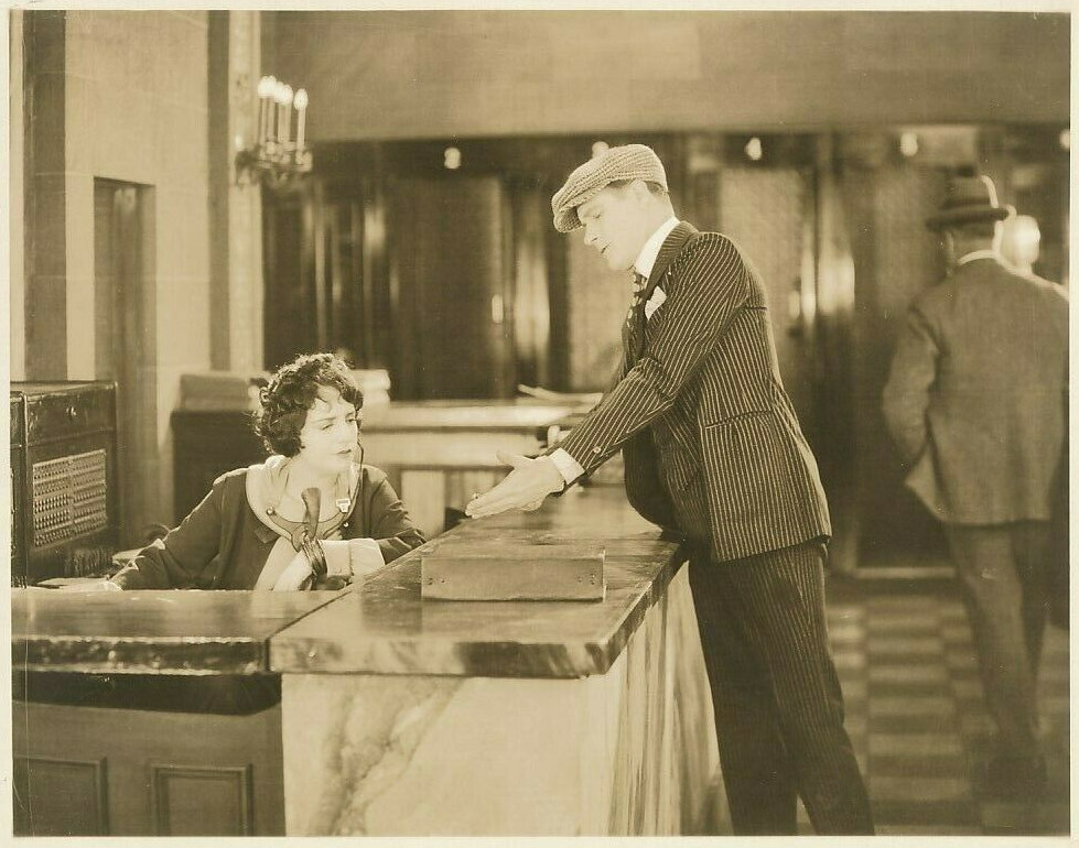 Bebe Daniels, T. Roy Barnes