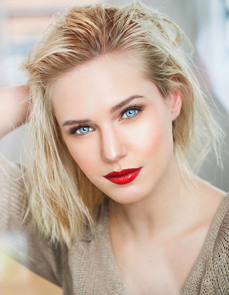 Image of Eva Mikulski