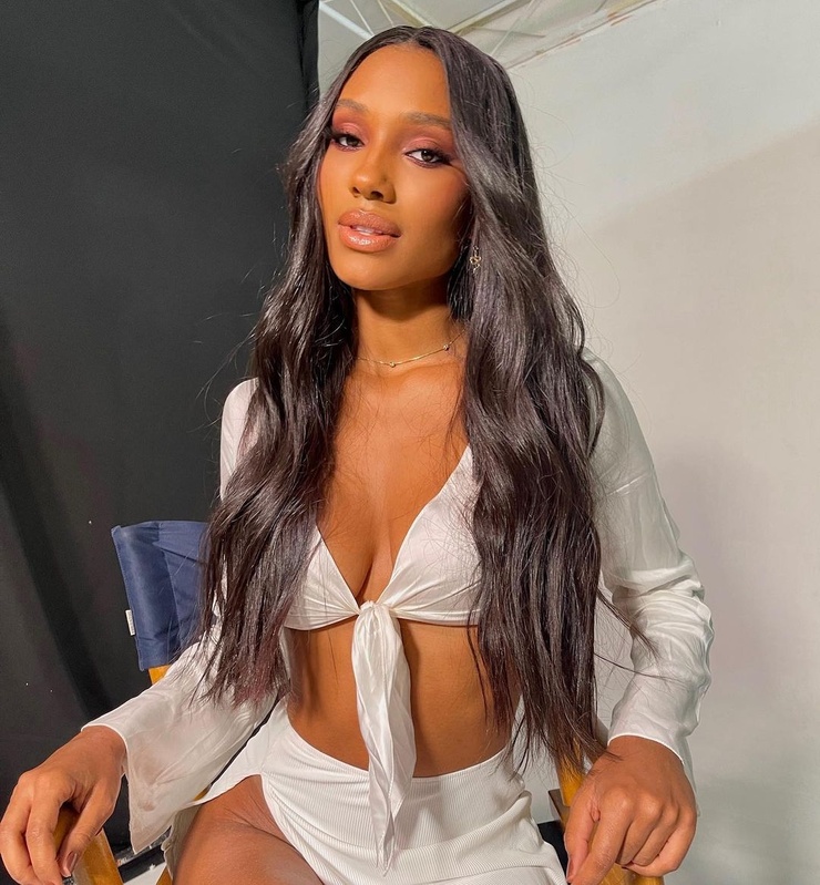 Joyce Oliveira picture