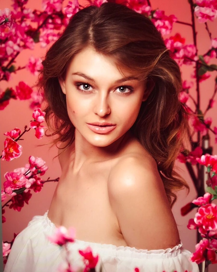 Image of Nikole Back