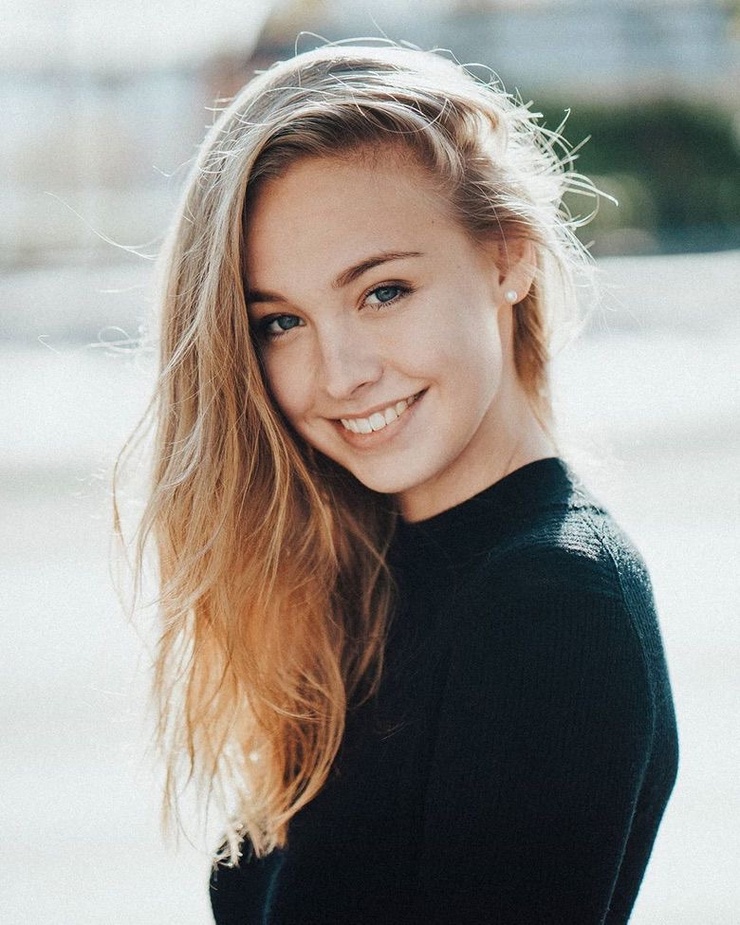 Emily Louise image