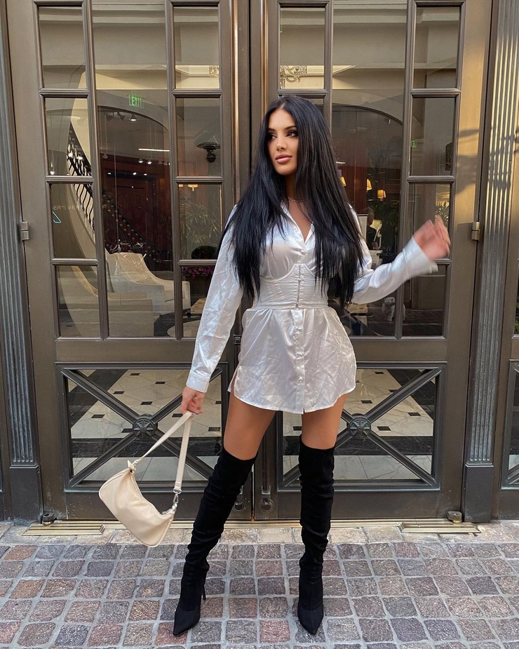 Picture of Riley Riviera