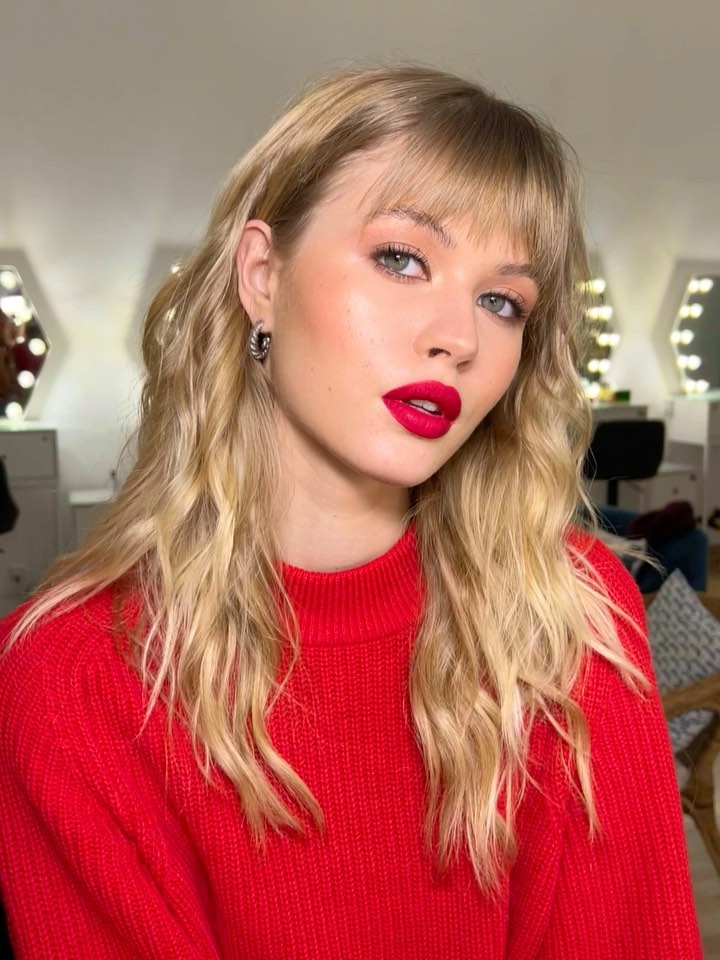 Image of Luna (model)