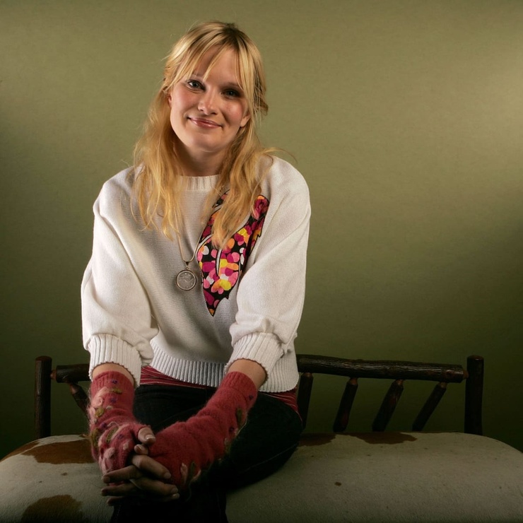 Picture of Nicholle Tom