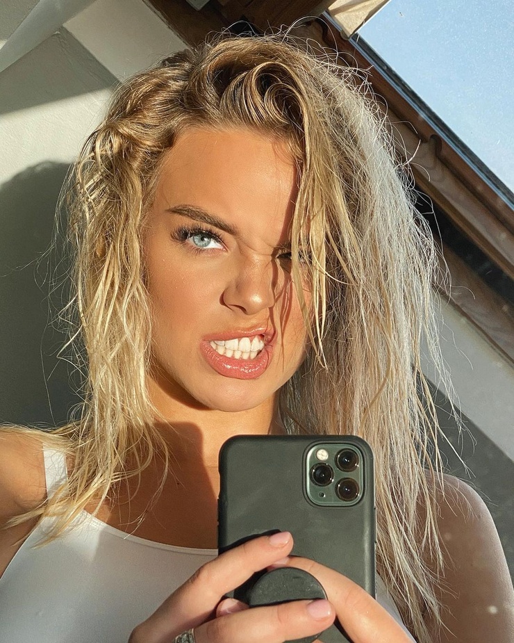 Picture of Ebony Maude