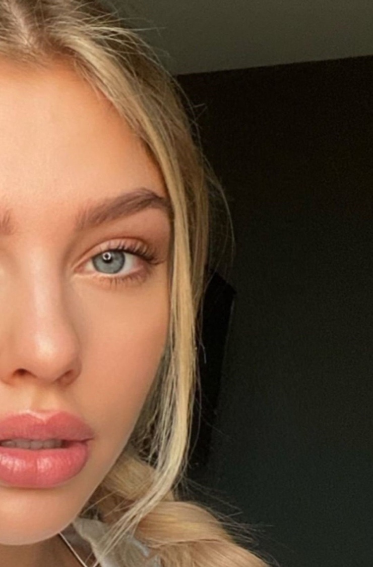 Picture of Alexa Breit