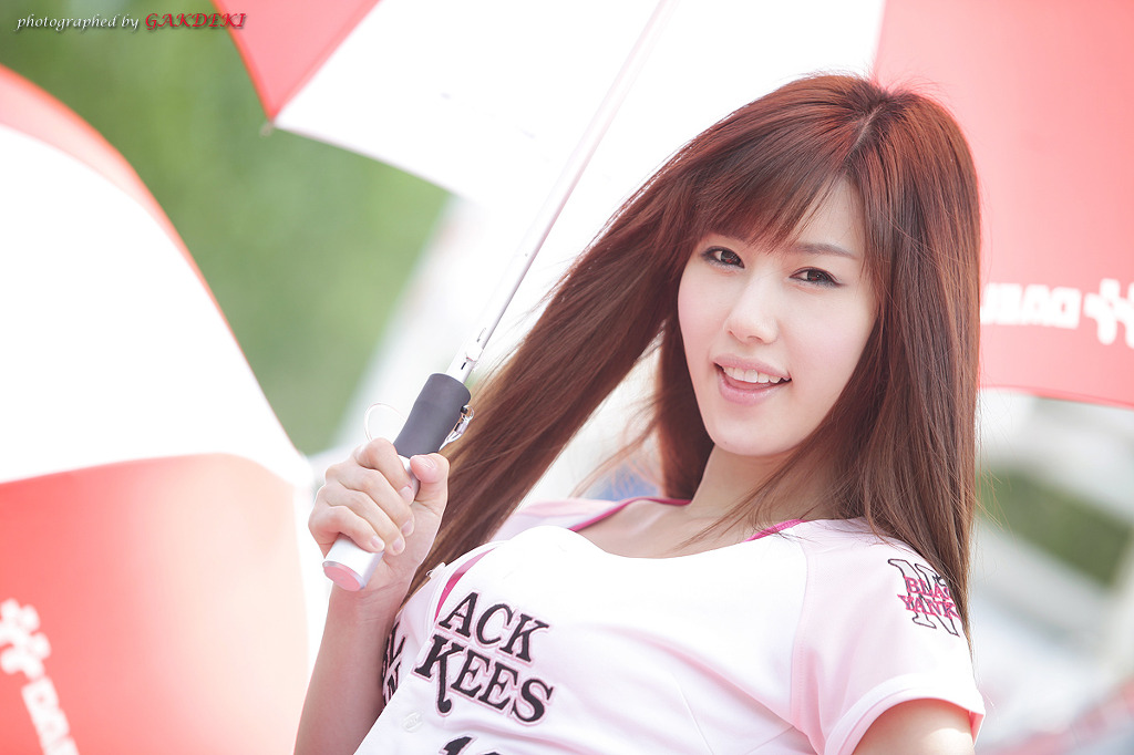 Picture of Song Jina.