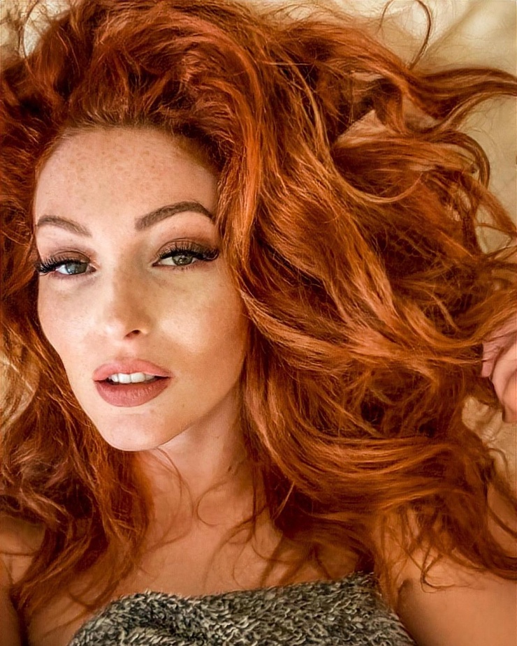 Image of Nicole Simone