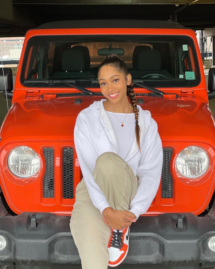 Picture of Chloe Foster II