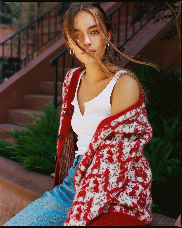 Sydney Walker (model) picture