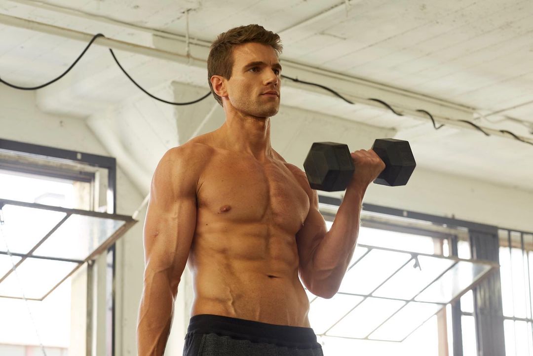 Alex Russell picture