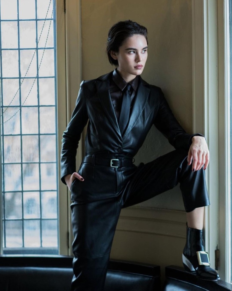 Willow Allen image