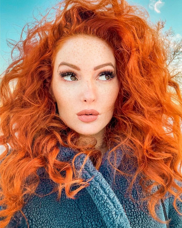 Nicole Simone image