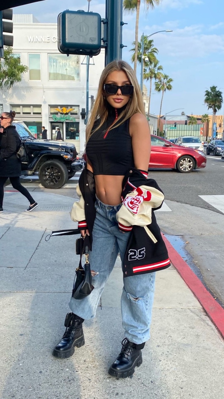 Picture of Alexa Breit