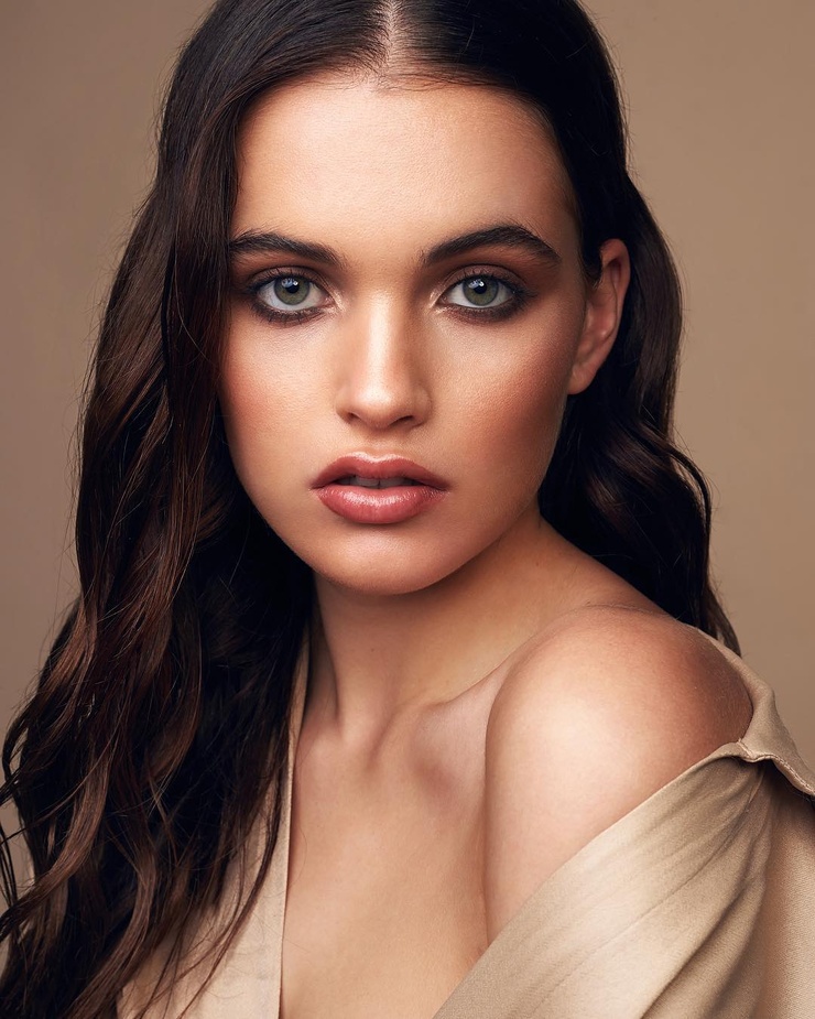 Picture of sophie collins