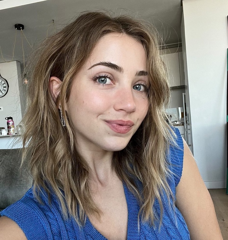 Picture of Emily Rudd