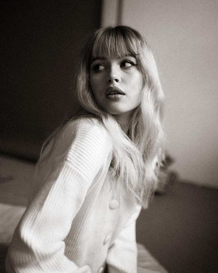 Picture of Luna (model)