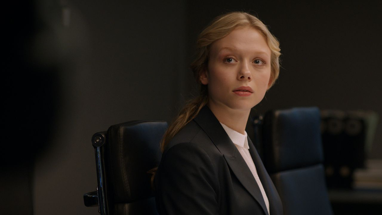 Picture Of Naomi Battrick
