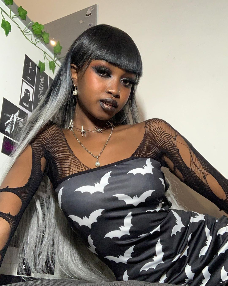 Image of Shirleen (model)