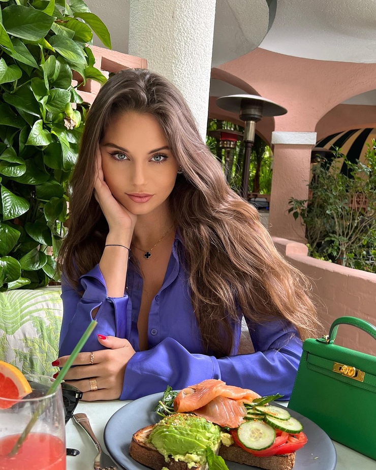 Picture of Carina Zavline