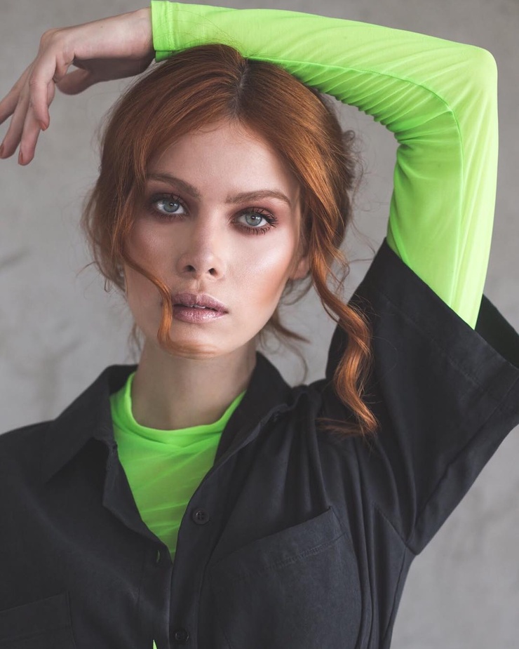 Image of Lara Wolf Model