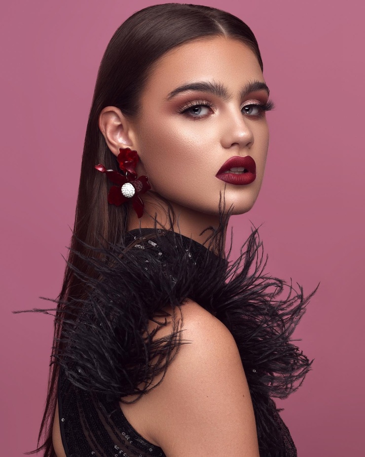 Anna Yurkova picture