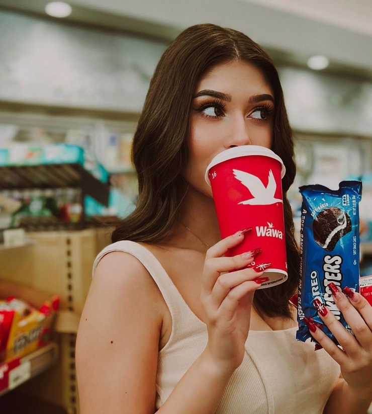 Picture of Elizabeth Elias