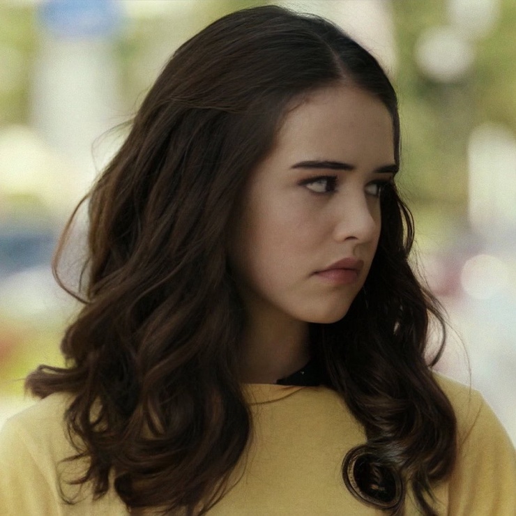 Picture of Kaylee Bryant
