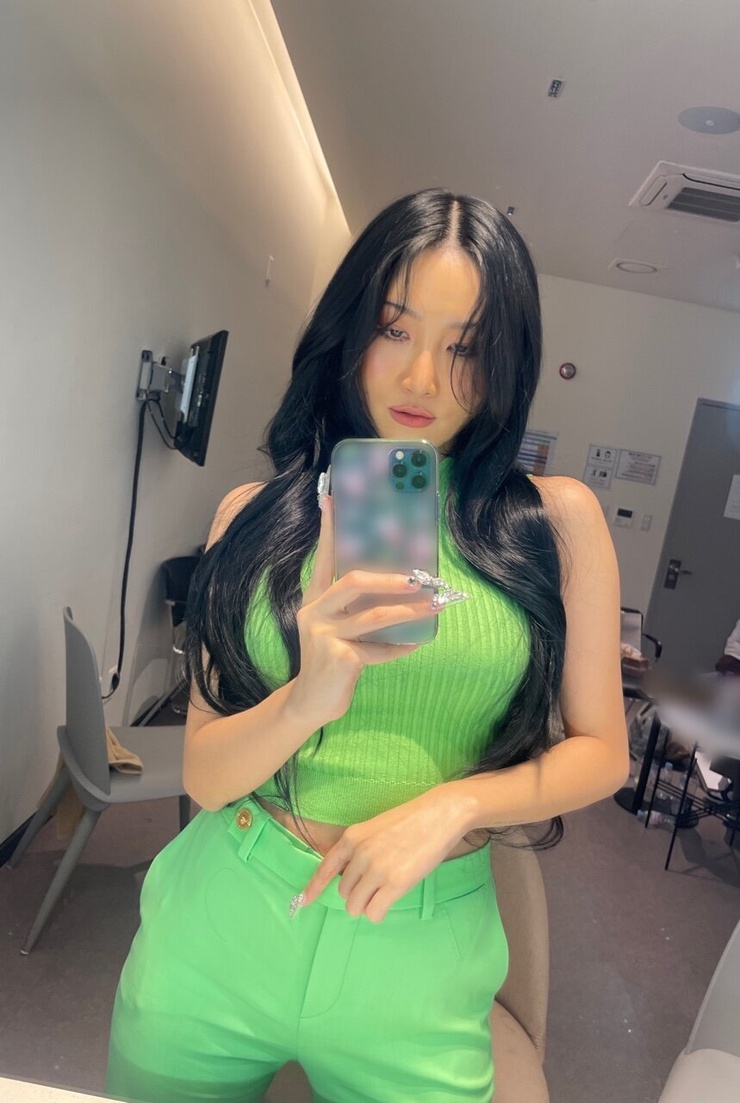 Picture of Hwasa