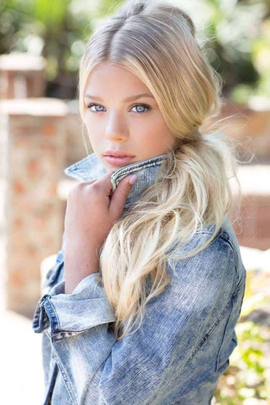 Picture of Kaylyn Slevin.