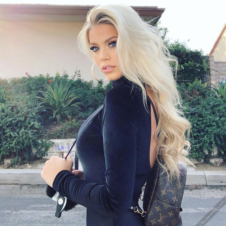 Picture of Kaylyn Slevin.