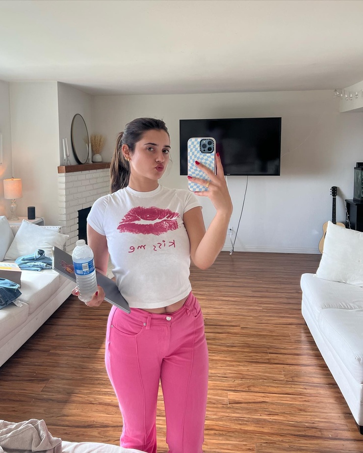 Picture of Sarah Curr