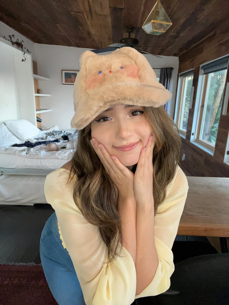 Imane 'Pokimane' Anys picture