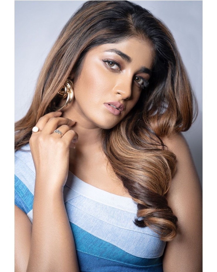 Picture of Dimple Hayathi