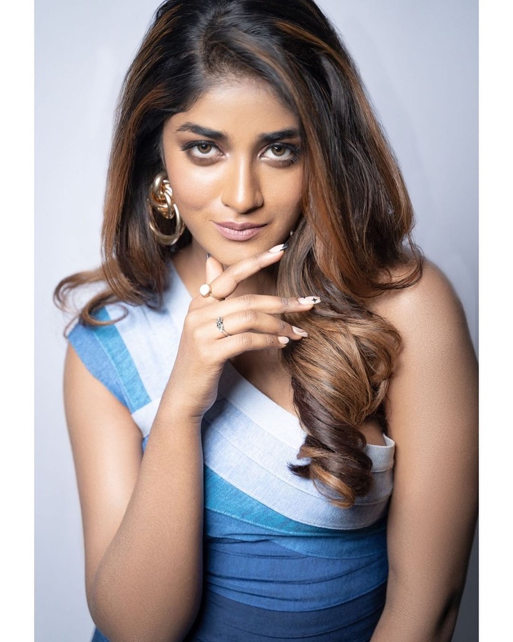 Picture of Dimple Hayathi