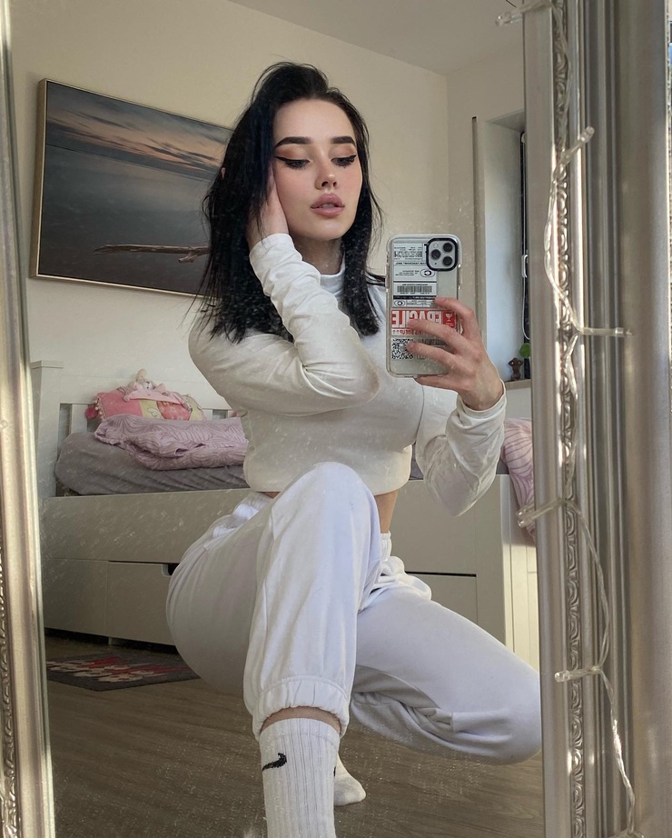 Picture of Nicole Sto