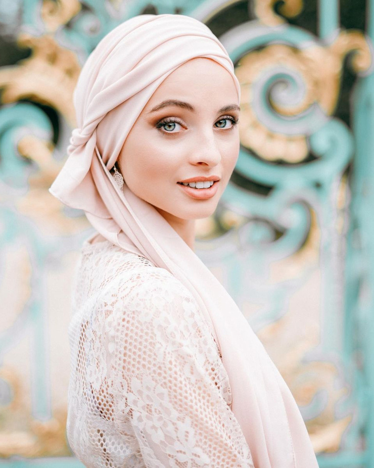 Mennel Ibtissem image