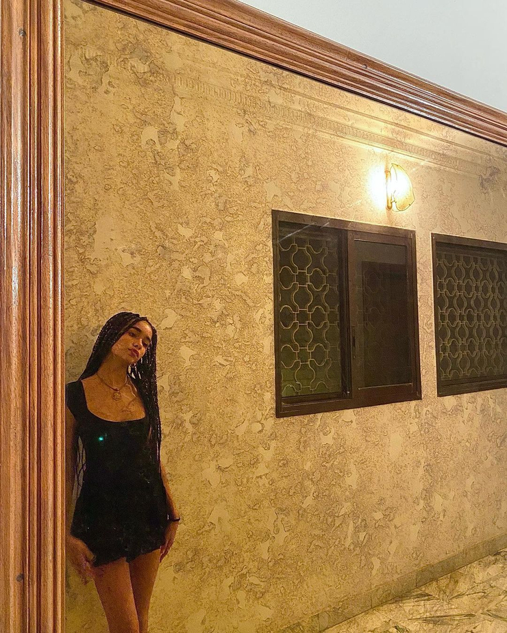 Picture of Sateen Besson