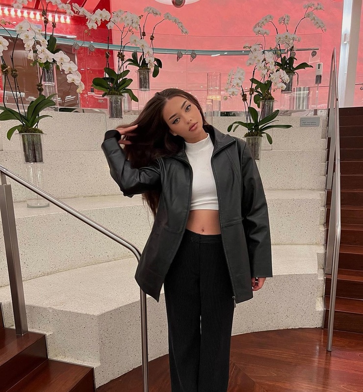 Image of Isabel Rose