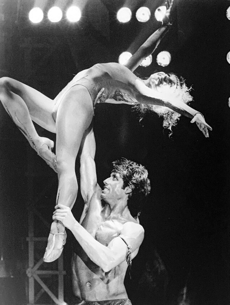 Staying Alive (1983)