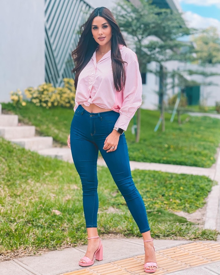 Ana Yancy Clavel. image