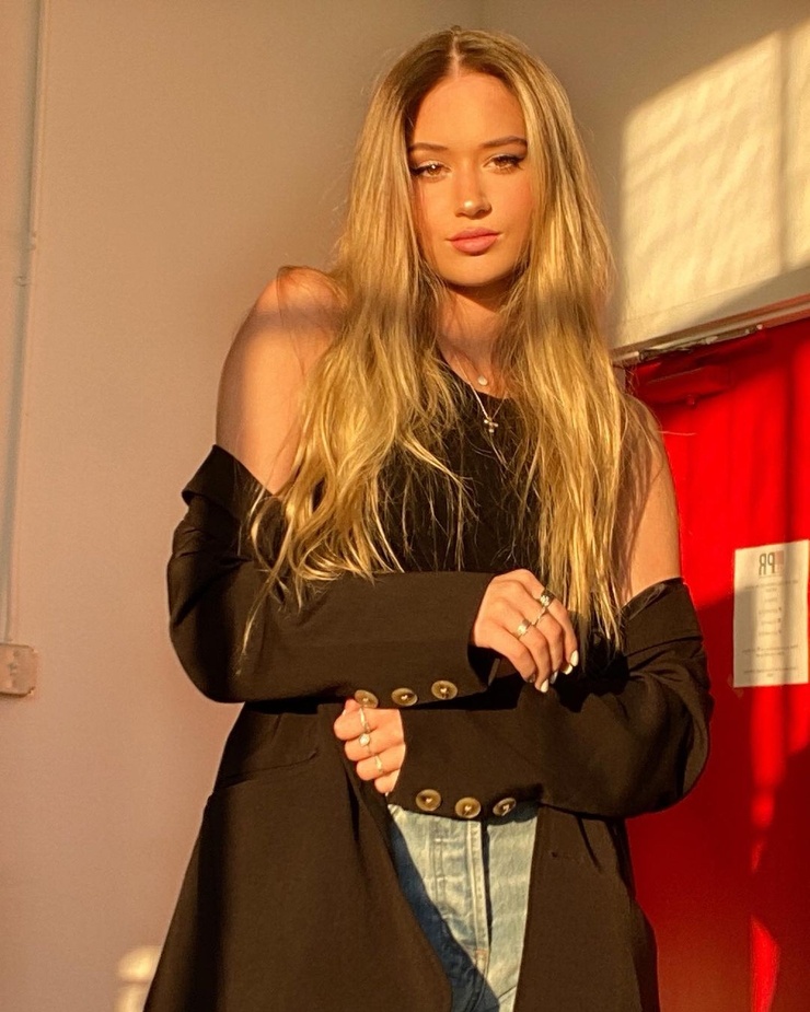 Image of Riley Lewis