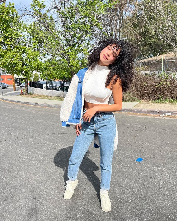 Picture of Riri Simpson